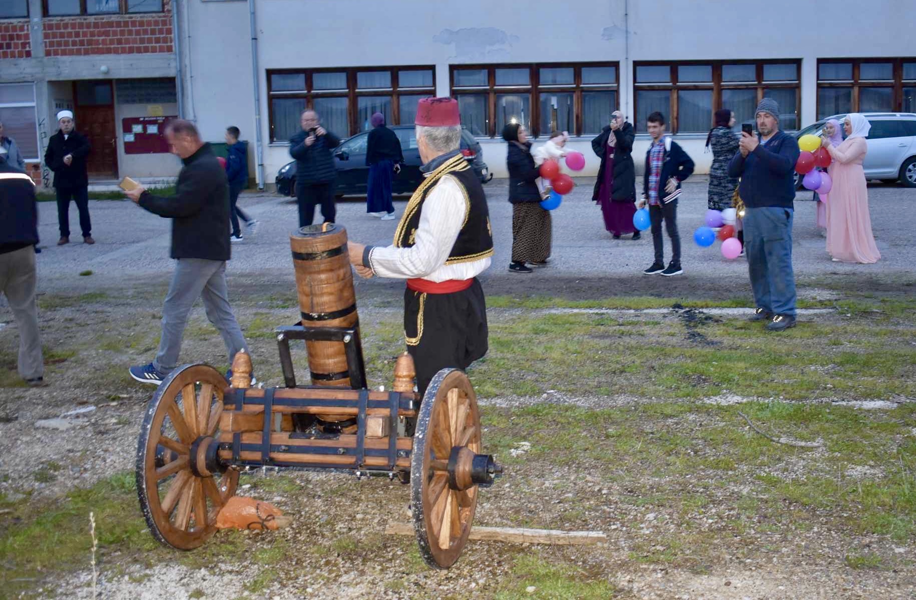 VIDEO/FOTO: Ramazanski top u Rizvanovićima označava kraj posta ...